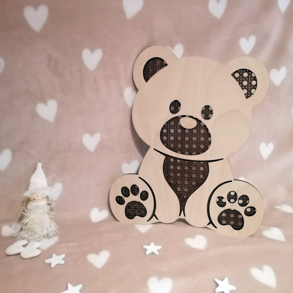 Osito de madera para la decoración de la habitación de tu bebe